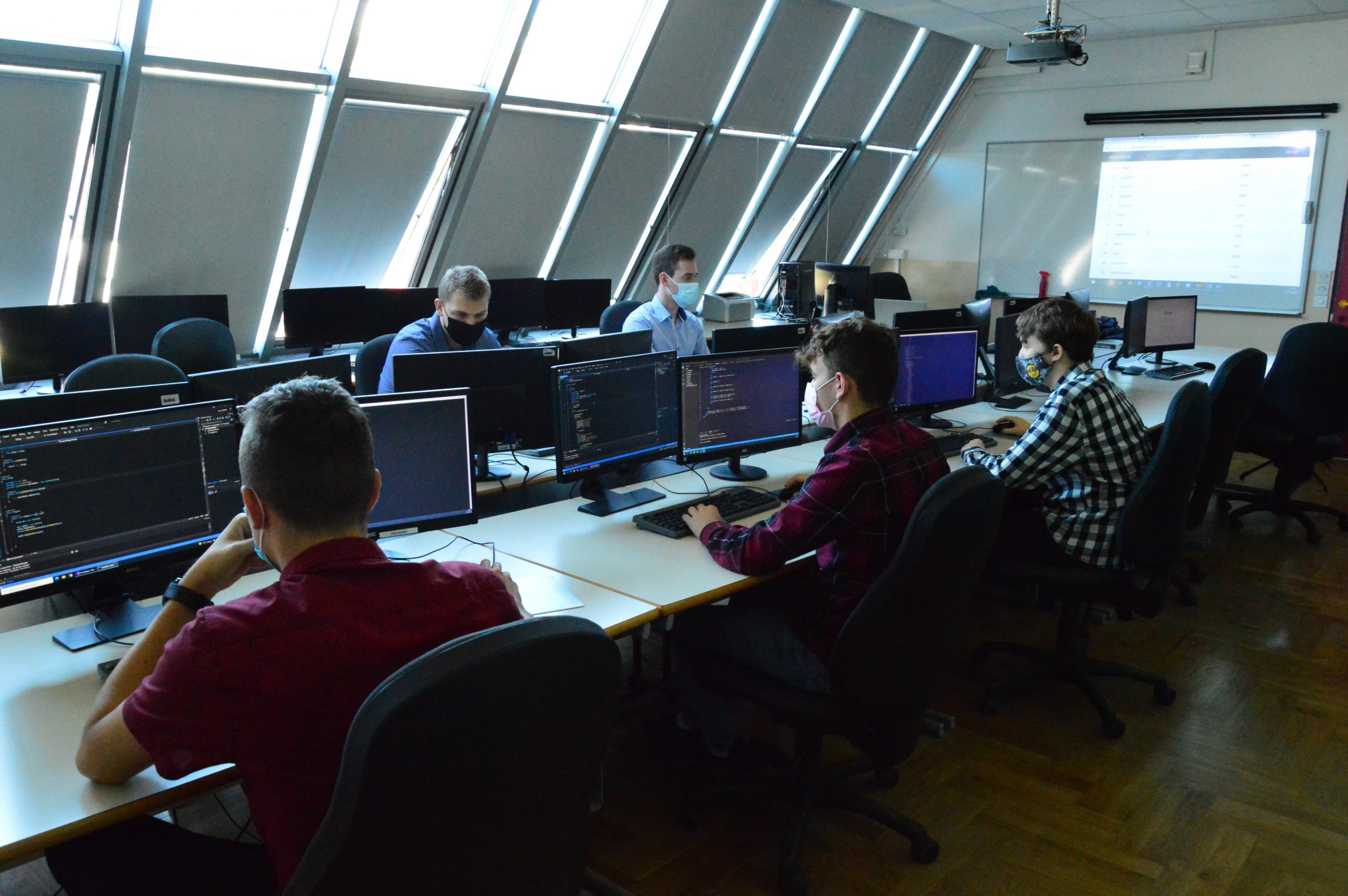 Pobjednici Hacknite.hr 2.0: Upoznajmo Tim gospoda - CERT.hr